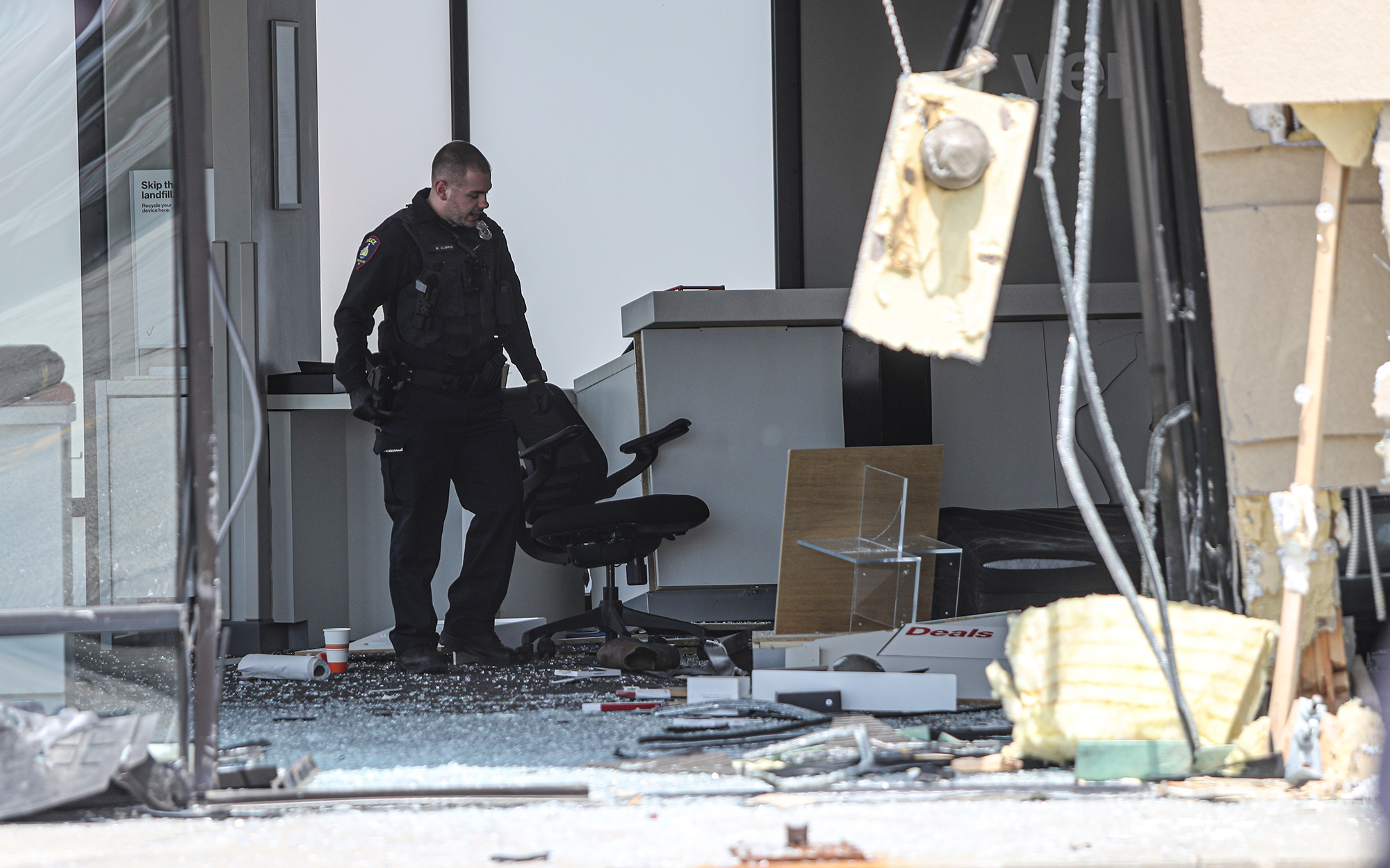 PHOTOS: 8 injured, 1 Critical At Car Vs Building Crash At Verizon Store ...