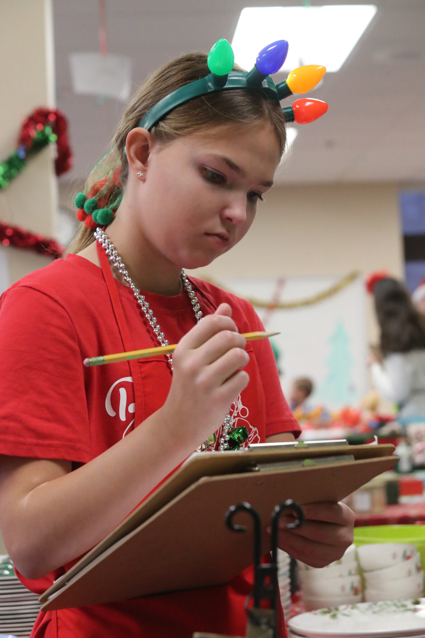 PHOTOS: St. Mary's Springs 8th grade "elves" help younger classmates ...